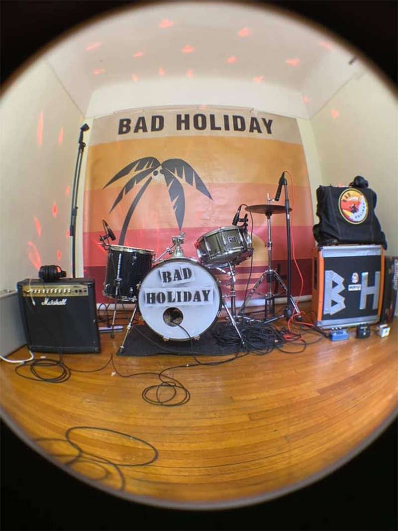 SPILL NEW MUSIC: BAD HOLIDAY - "MOMENT OF WEAKNESS" - The Spill Magazine